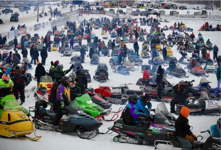 Midwest Ride-In Photos | Images from the Elk River Snowmobile Show